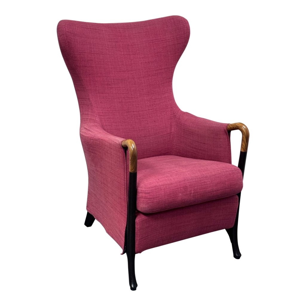 Progetti Wingback Lounge Chair by Umberto Asnago for Giorgetti - Design ...